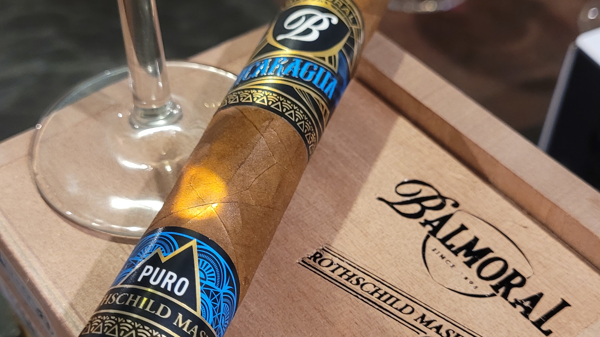 Balmoral Massivo Puro Nicaragua - Cognac Cigare Club